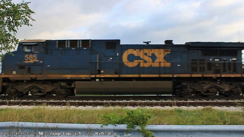 CSX 585